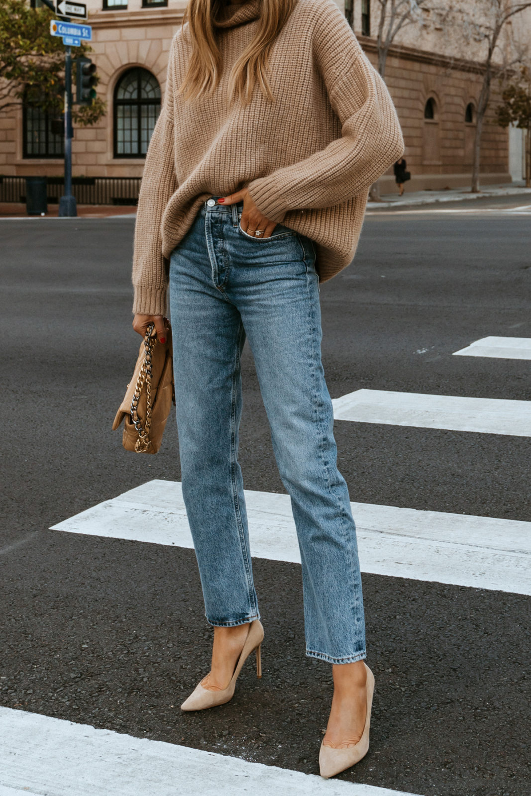 5 Styling Tips for the Oversized Sweater Outfit | The Fox & She